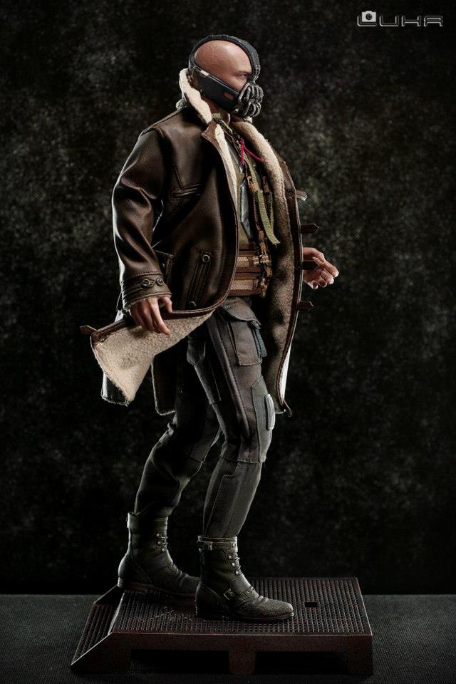 Bane Gets Back-Breaking Poses In His Lifelike Hot Toys Figure | The ...