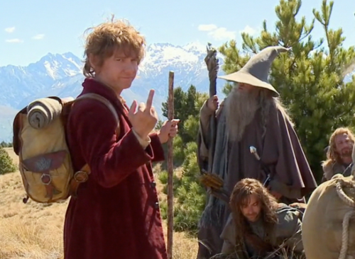 Martin Freeman Flips Finger Hobbit Set | The Mary Sue