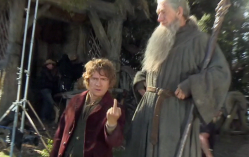 Martin Freeman Flips Finger Hobbit Set | The Mary Sue