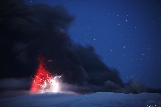 Iceland Volcano Pictures - Lightning | The Mary Sue