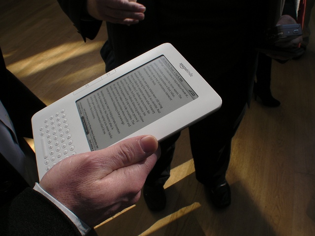 Amazon Announces Kindle Library Lending | The Mary Sue