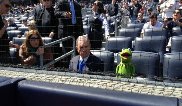 Things We Saw Today: Kermit At Yankee Stadium | The Mary Sue