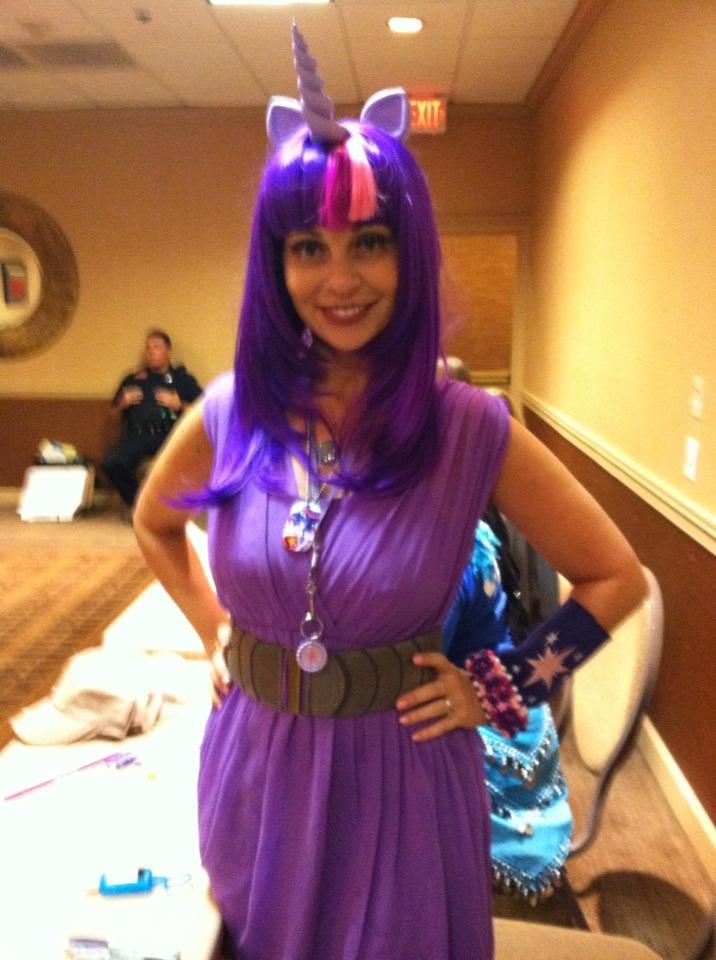 Tara Strong Cosplay Harley