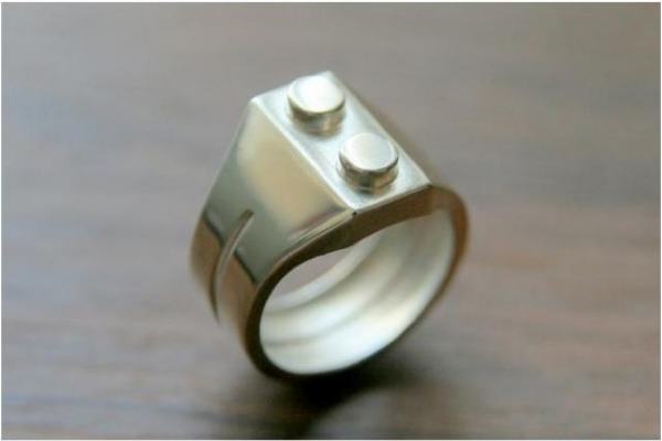 Things We Saw Today: An Interchangable LEGO Ring | The Mary Sue