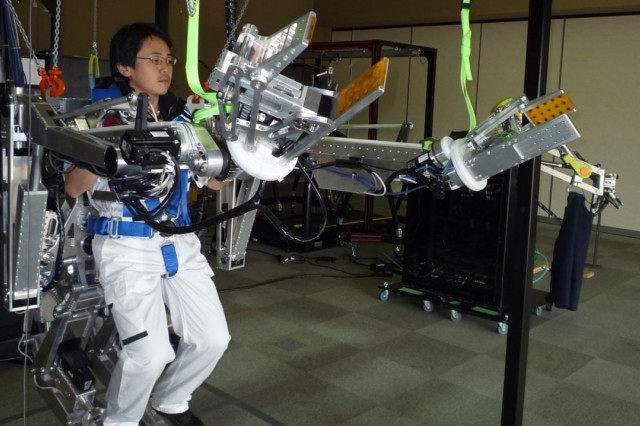 Ripley's Exoskeleton From Aliens Is Real And You Can Buy One | The Mary Sue