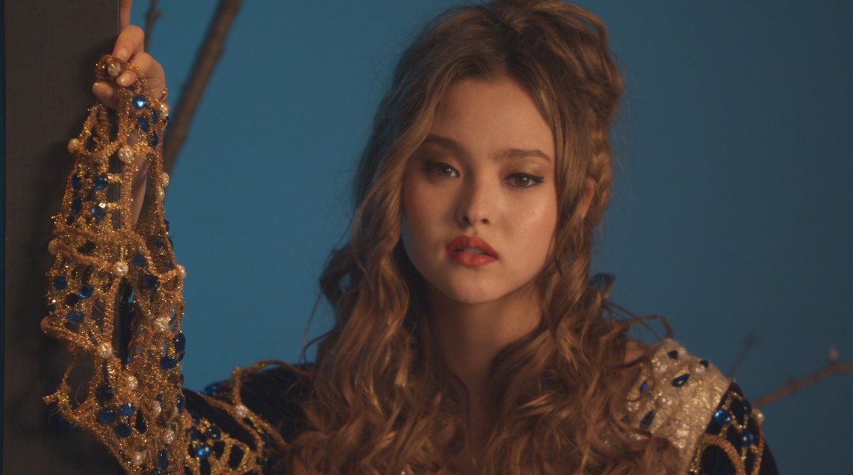 CW Arrow Brings DC Comics Katana To Hong Kong For Season 3 | The Mary Sue