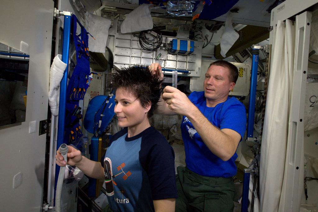 ISS Samantha Cristoforetti How Astronauts Cut Hair In Space | The Mary Sue