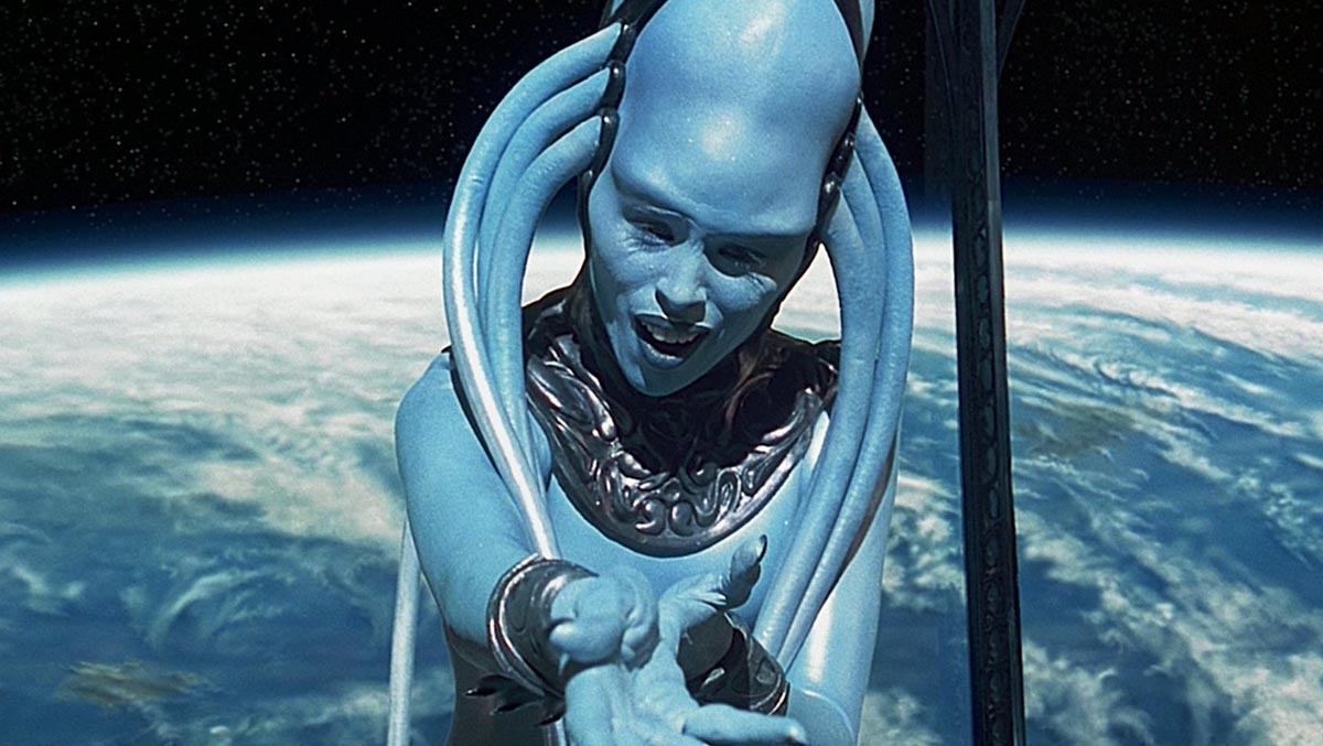 Teen Armenian Girl Sing Fifth Element's Diva Dance The Voice | The Mary Sue