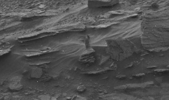 Very Real Mars Ghost Woman Spotted in Curiosity Rover Photos | The Mary Sue