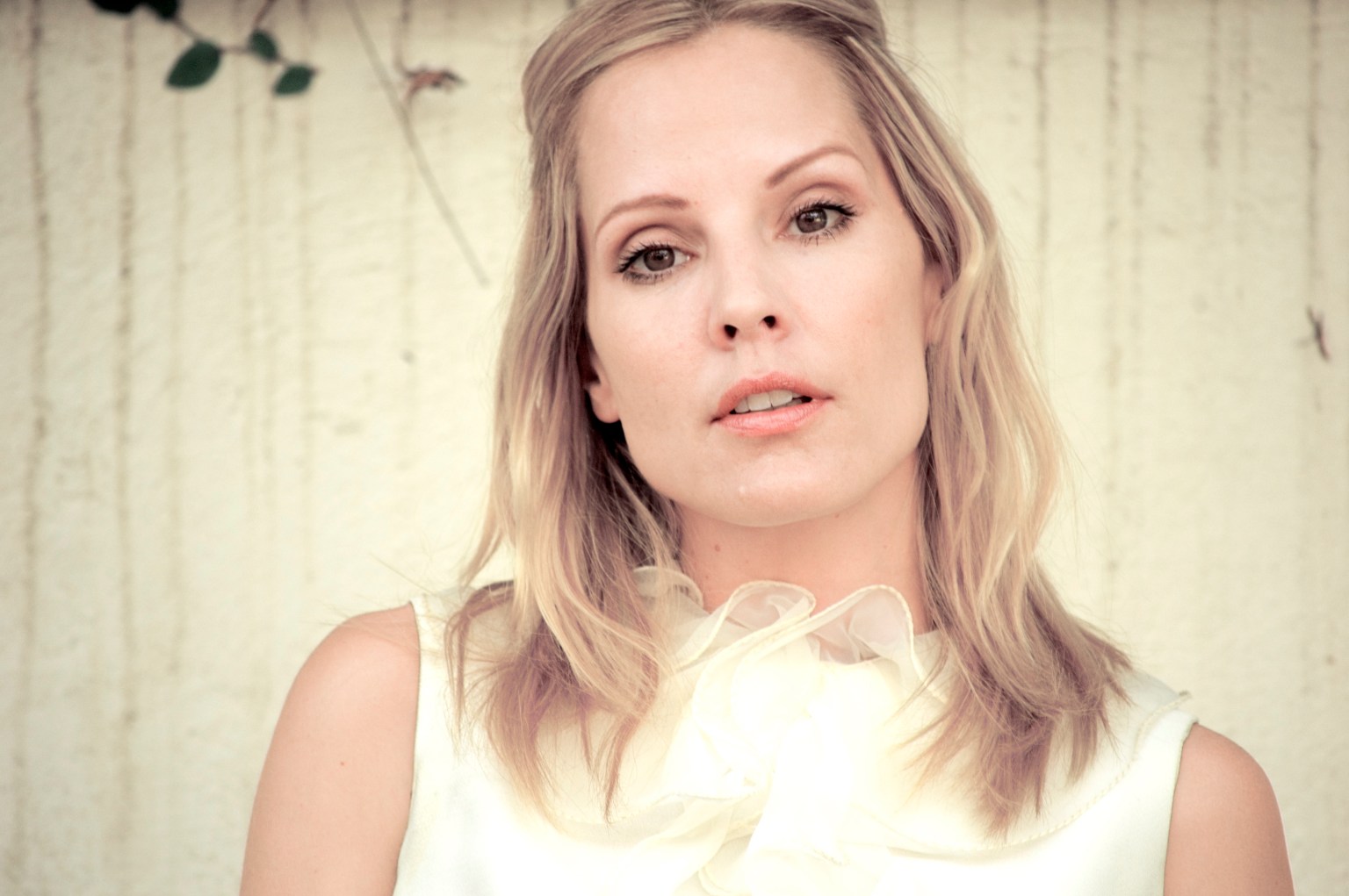 Emma Caulfield Coming to CBS' Supergirl | The Mary Sue