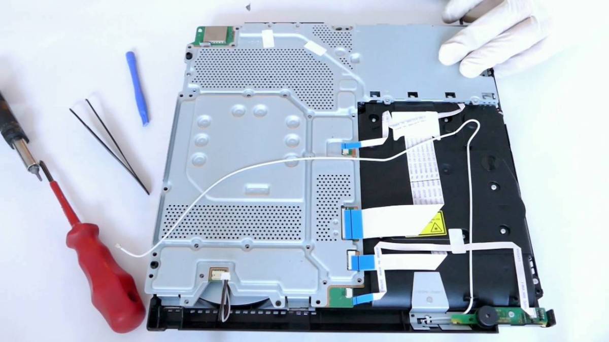 Teardown Video of PlayStation 4 Slim Sony Yet to Announce | The Mary Sue