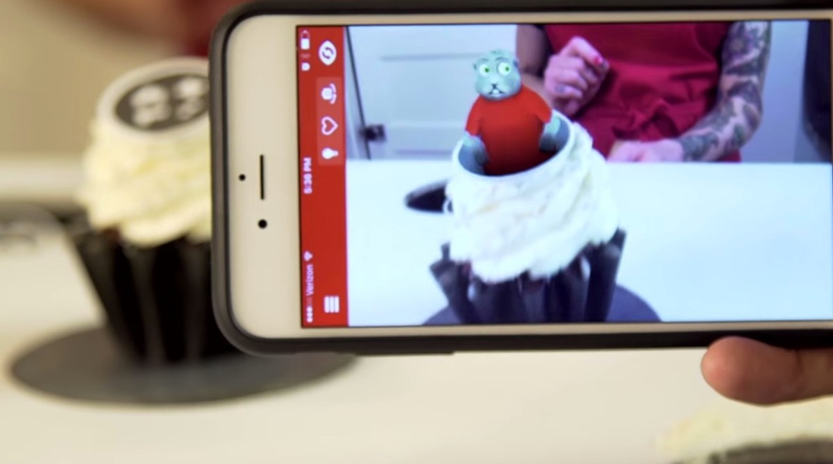 Netflix Kitchen Releases Black Mirror Cupcake | The Mary Sue