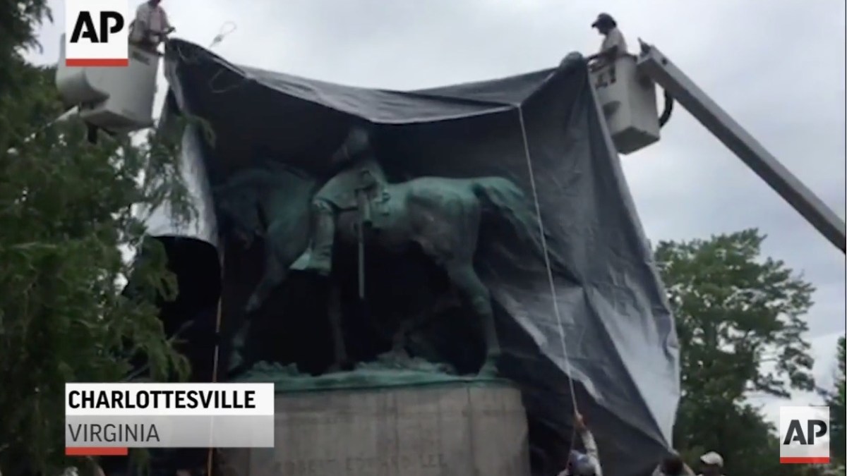 Charlottesville Robert E. Lee Statue Covered in Black Tarp | The Mary Sue