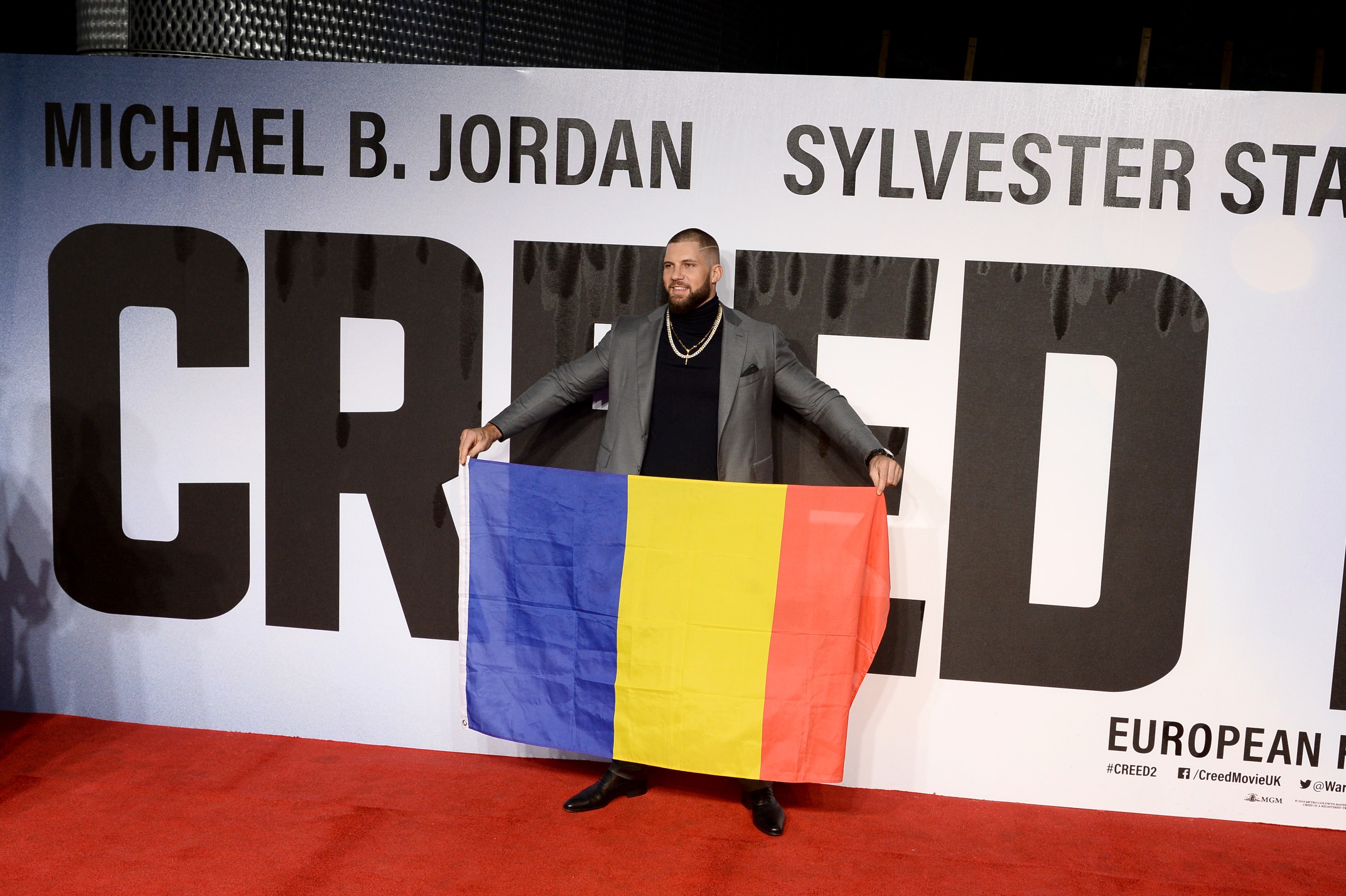 Missed Connection Meme Is Giving Photoshop A Lot of Business | The Mary Sue