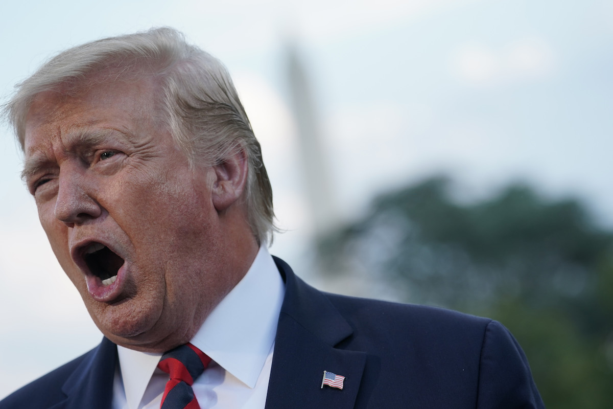 Donald Trump Is Still Obsessed With Barack Obama's Book and Netflix ...