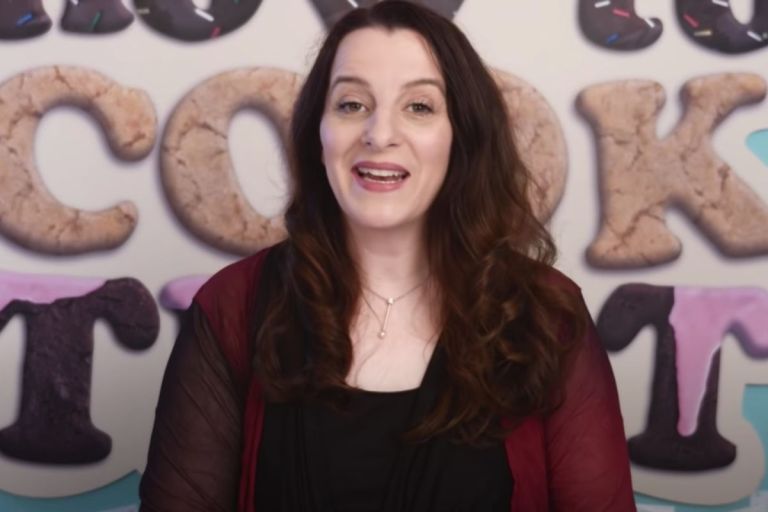 Ann Reardon From "How To Cook That" Debunks Fake How-To Videos | The ...