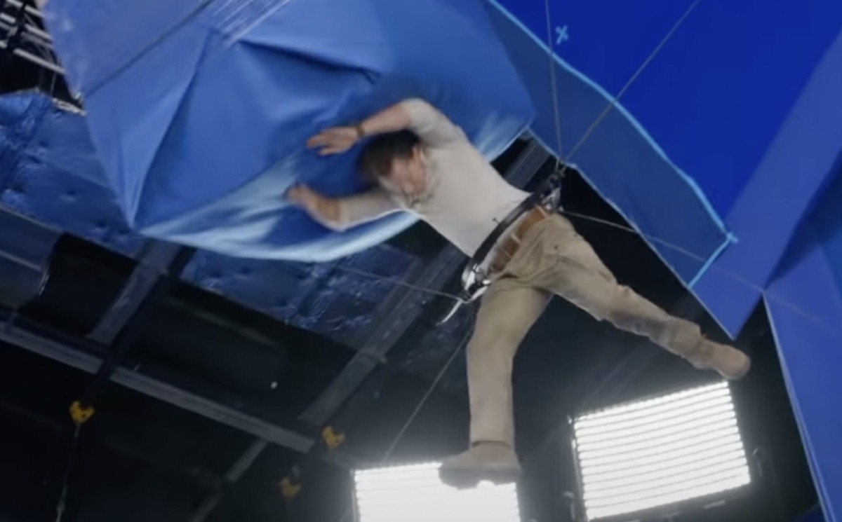 Tom Holland Losing a Fight With Giant Blue Box Relatable | The Mary Sue