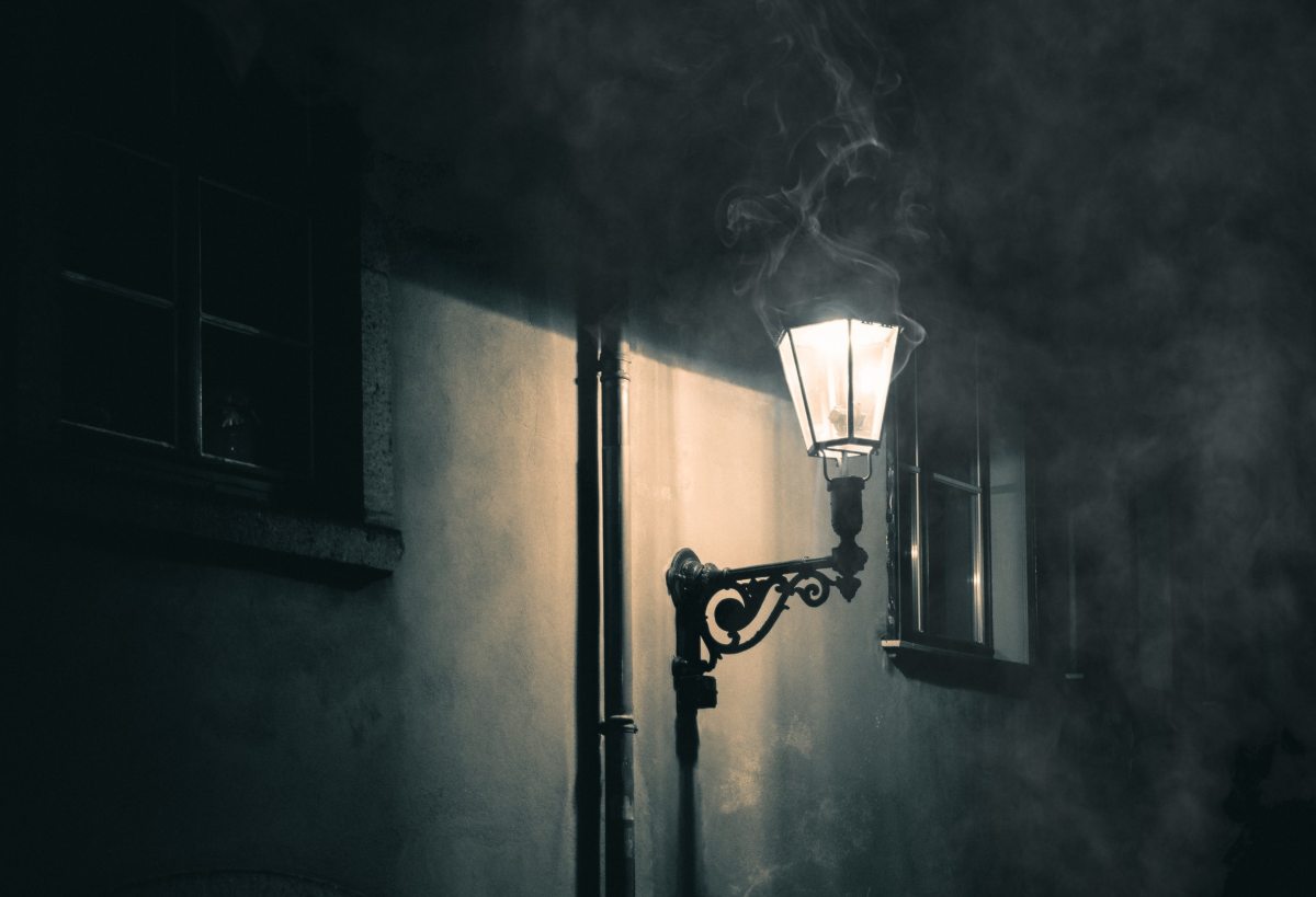 The Merriam-Webster Word of the Year: Gaslight Meaning, Explained | The ...