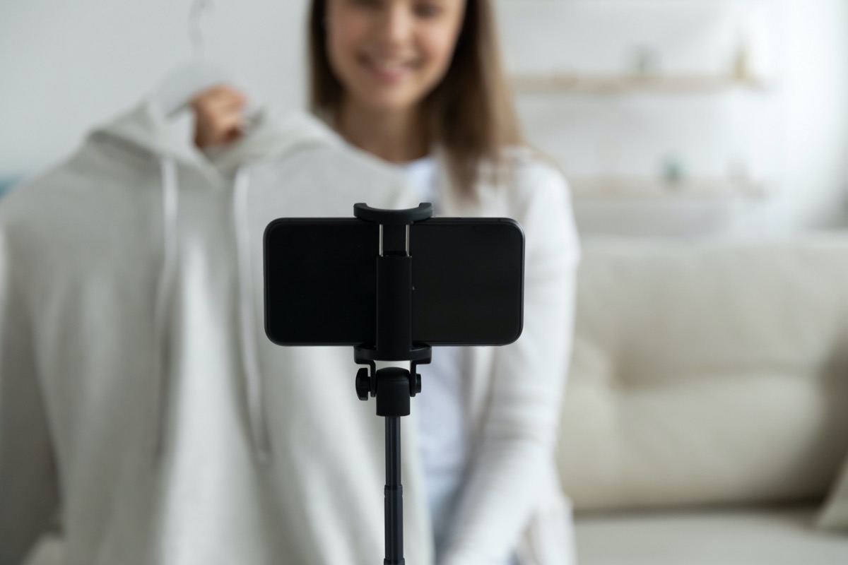 What Is De-Influencing and Who Are De-Influencers? The De-Influencing ...