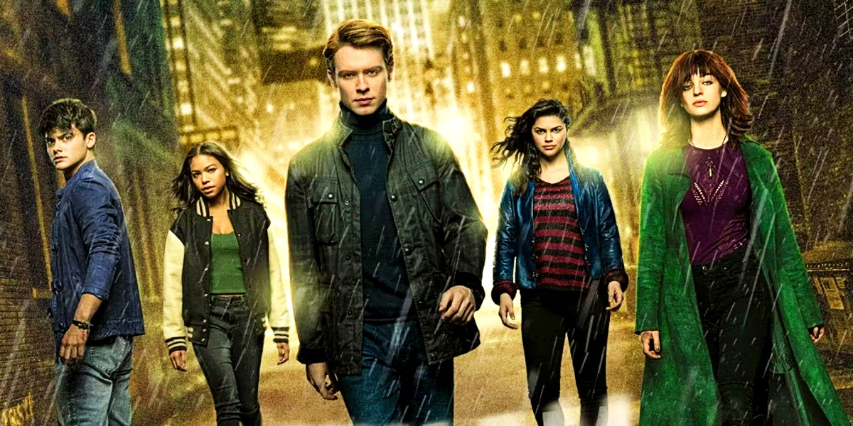 'Gotham Knights' Costume Designer Natalie Bronfman Interview | The Mary Sue