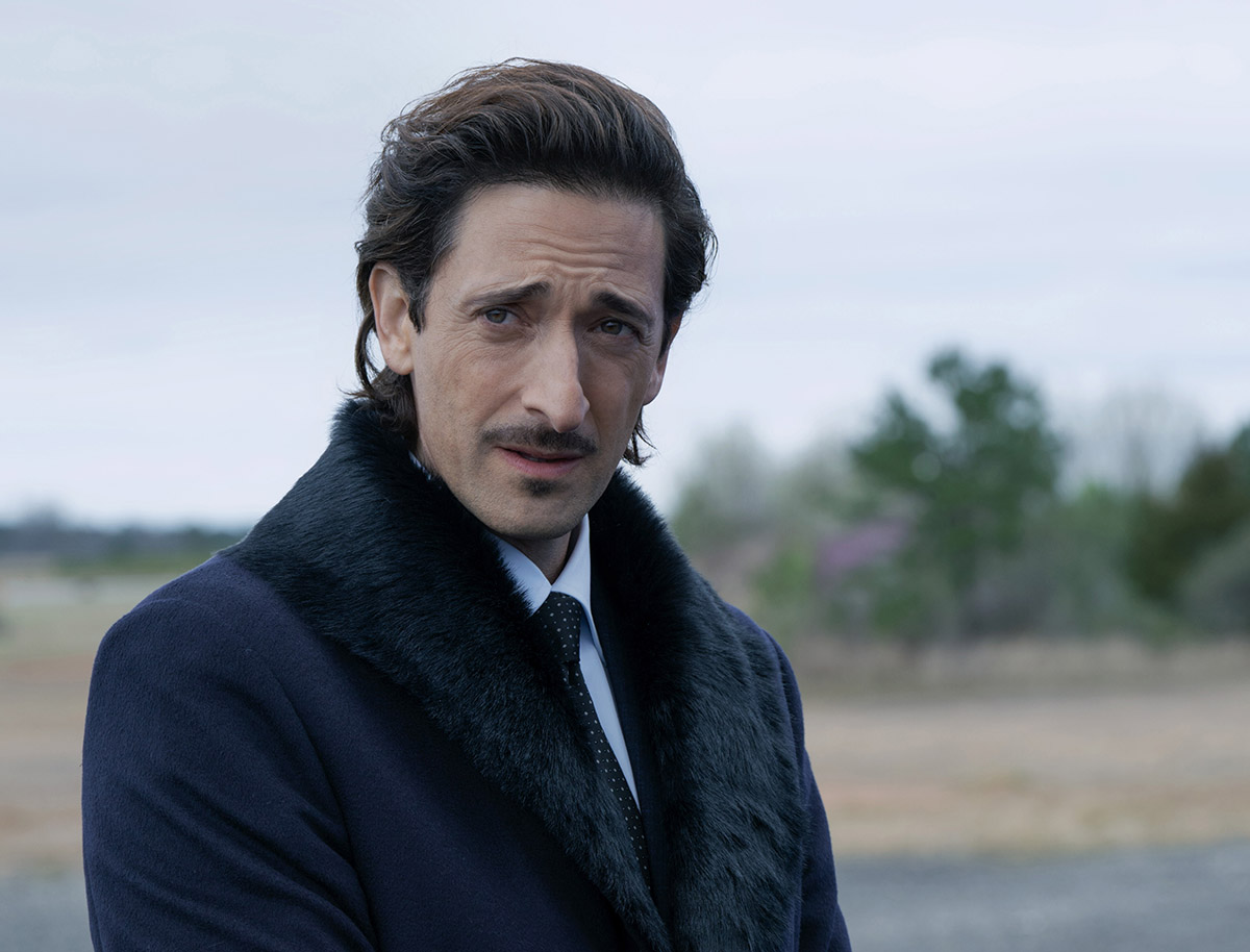 REVIEW: 'Ghosted' Is a Fun New Romp Into the Romantic Comedy Genre ...