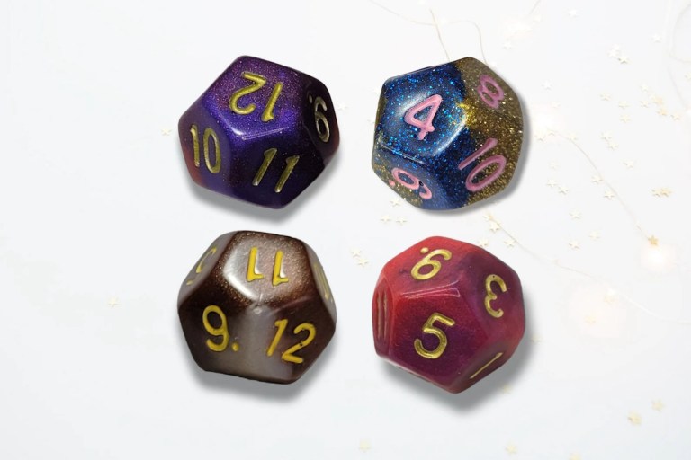 D&D Dice Explained - How to Use Dungeons and Dragons Dice | The Mary Sue