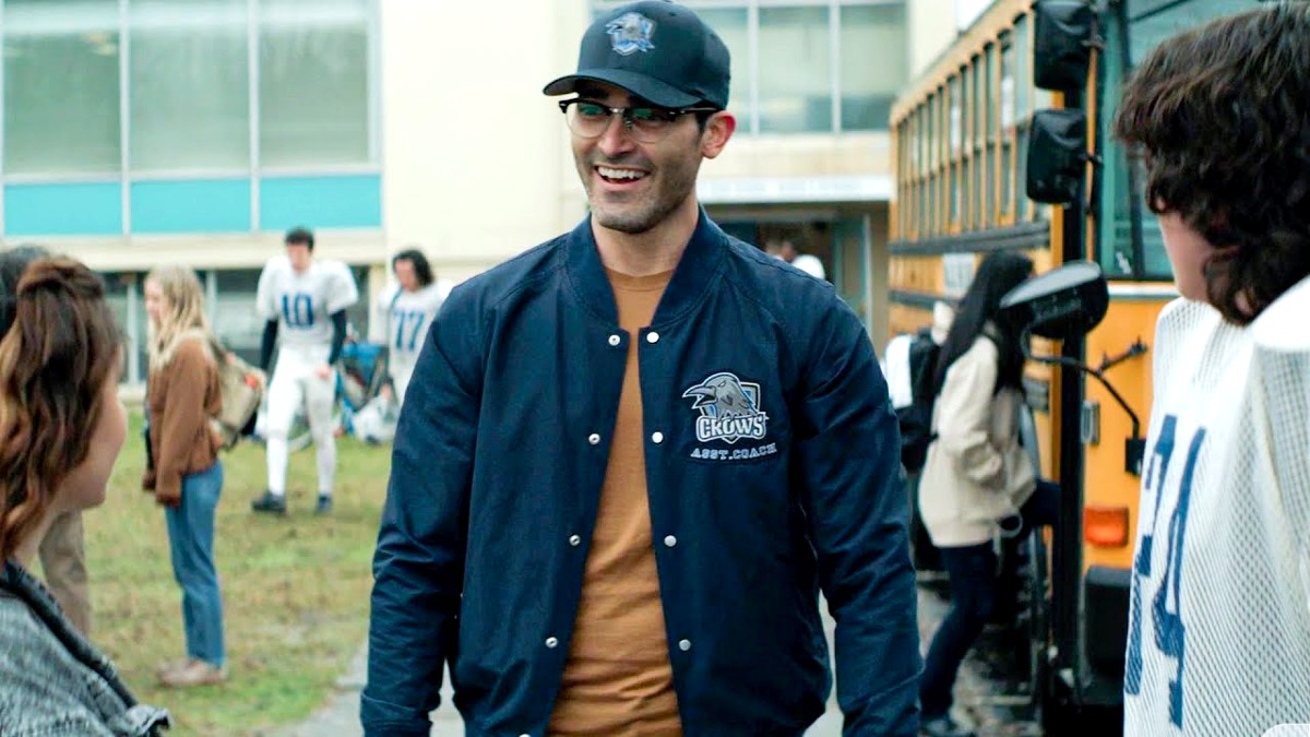 'Superman & Lois' Tyler Hoechlin Reminds Us Why He's Such a Perfect ...