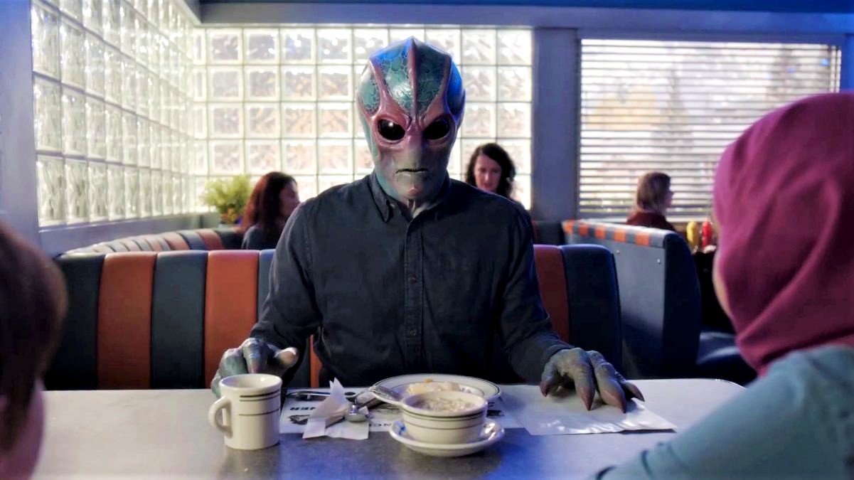 'Resident Alien' Season 3 Release Window, Cast, Plot, and More | The ...
