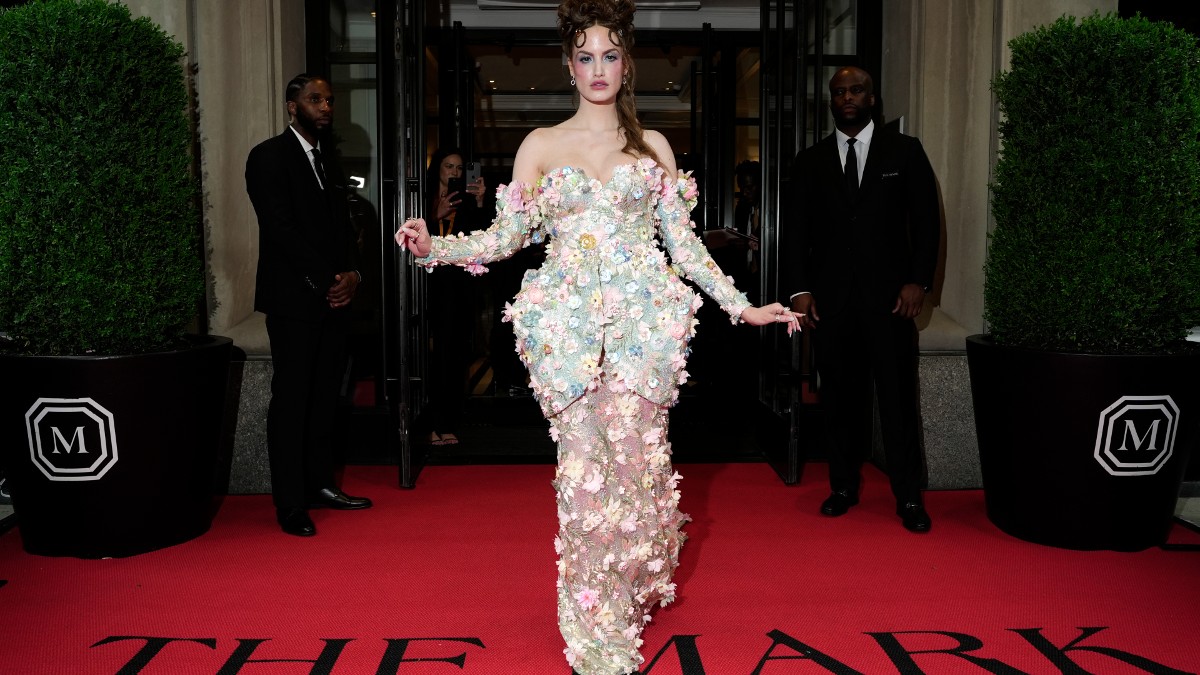 Viral 'Let Them Eat Cake' Met Gala TikTok Has People Fed Up | The Mary Sue