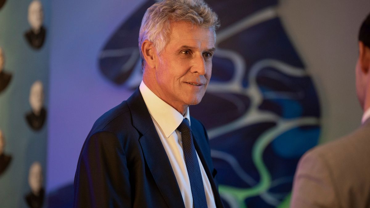 Who is Louis de Leon in ‘Emily in Paris’? Explained | The Mary Sue