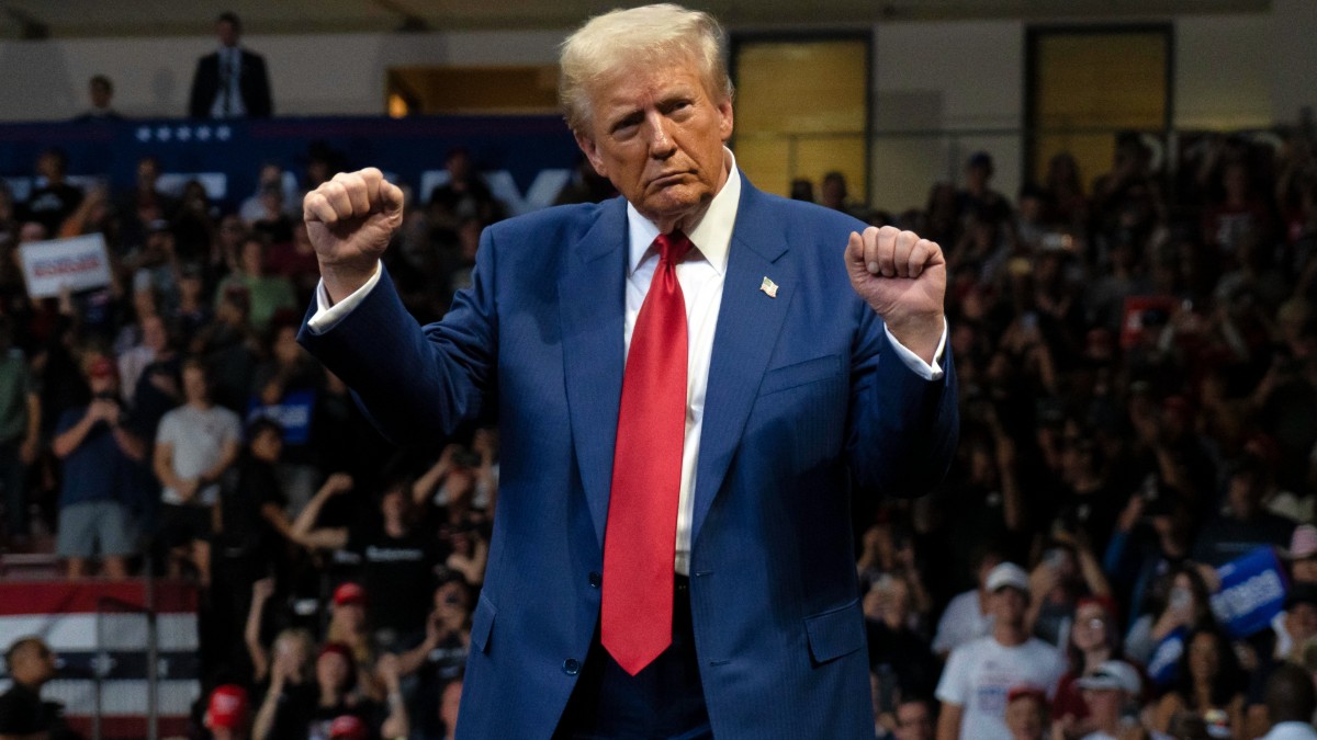 'Keep that little man-child happy': Trump is given a custom drink by ...