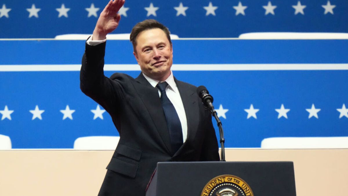 ‘HE DID IT TWICE???’: Elon Musk under fire for demonstrating a hate ...