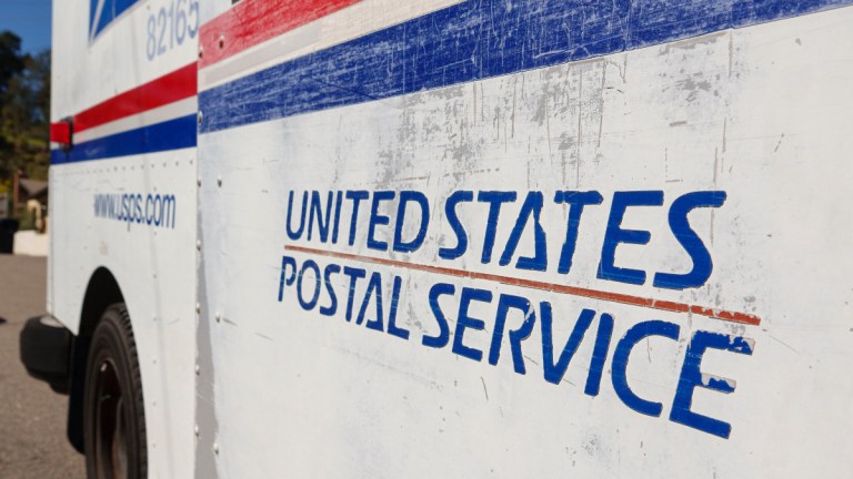 DOGE slashing 10,000 USPS jobs isn't exactly 'government efficiency ...