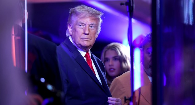 New York Wasn't Happy to See Trump at the NBA Finals — and MSG Made ...