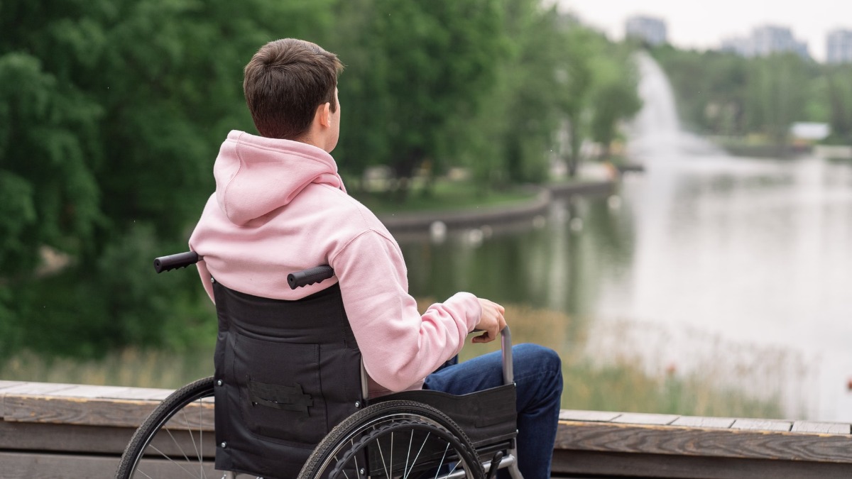 A Paralyzed Man With ALS Just Returned to Full-Time Work | The Mary Sue